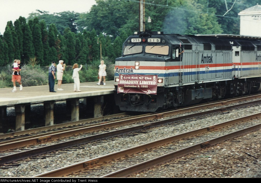 AMTK 315 leads westbound Broadway on its last day